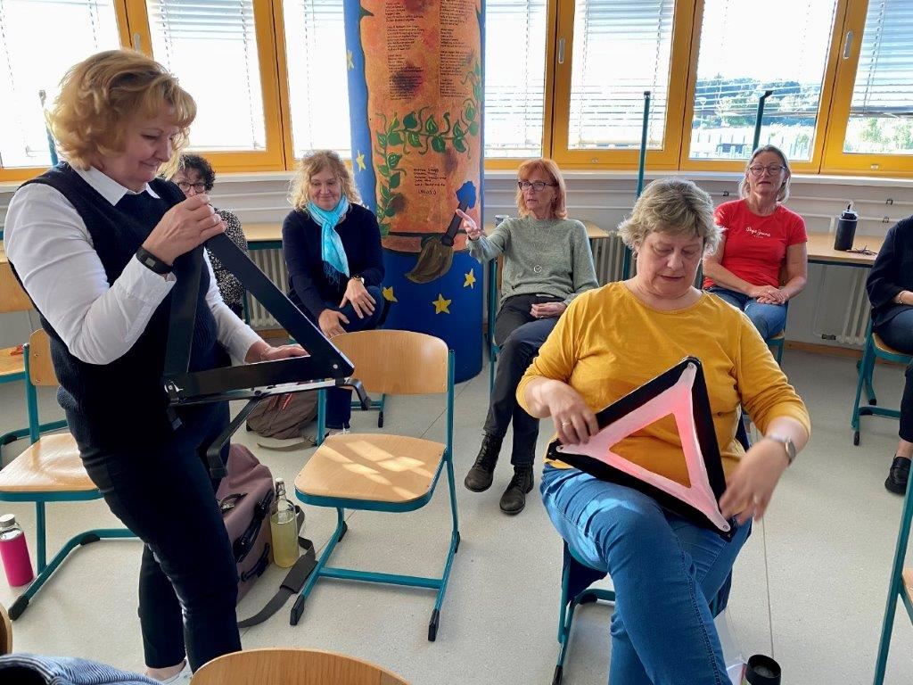 Mit Wissen Leben retten: Erfolgreicher Erste-Hilfe-Kurs für Schulpersonal